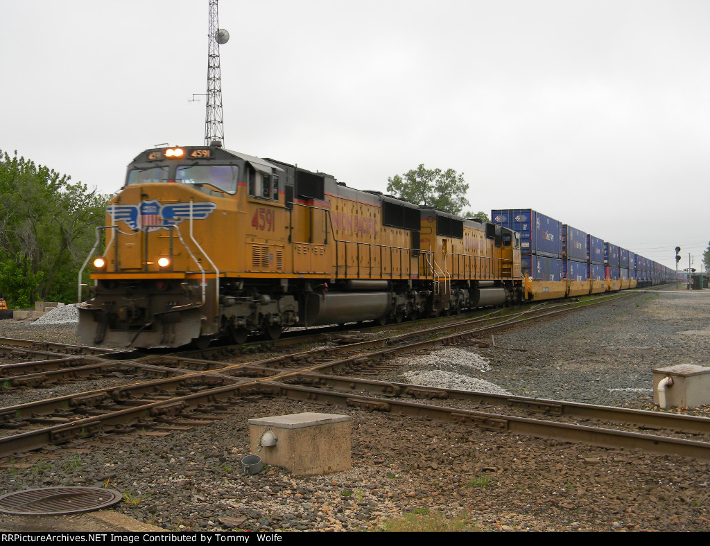 UP 4591 Leads CSX Train Q132